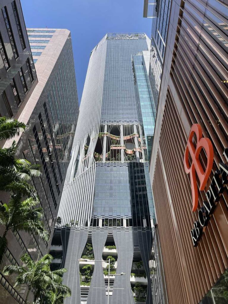 シンガポールの新スポット！CapitaSpringへ行ってみた／営業時間･屋上園庭･ホーカーなど